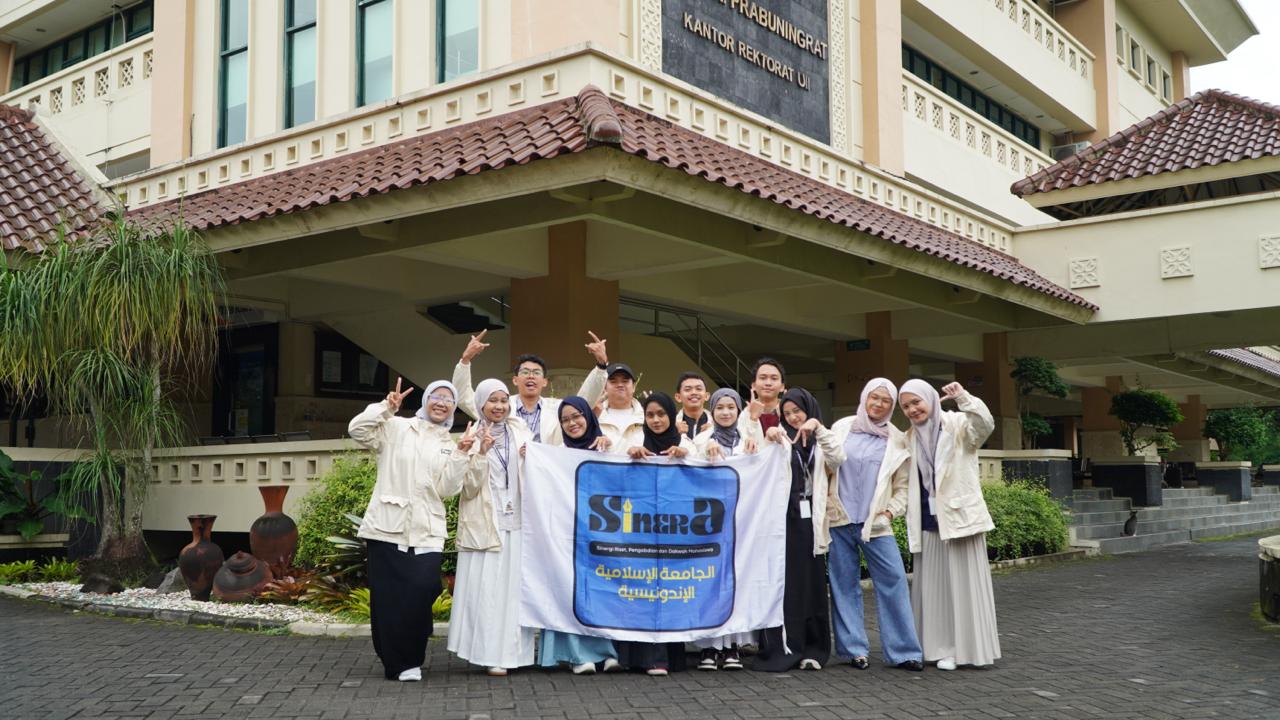 Ikhlas Mengabdi, Ukir Prestasi : Kiprah Mahasantri UII di Kegiatan PPK ...